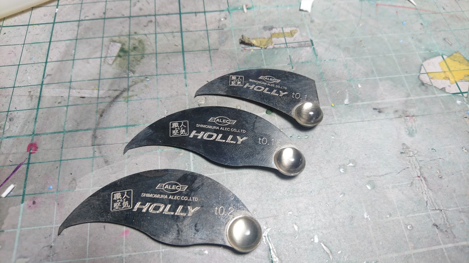 The art of scribing lines and making notches ~ TOYMAKER