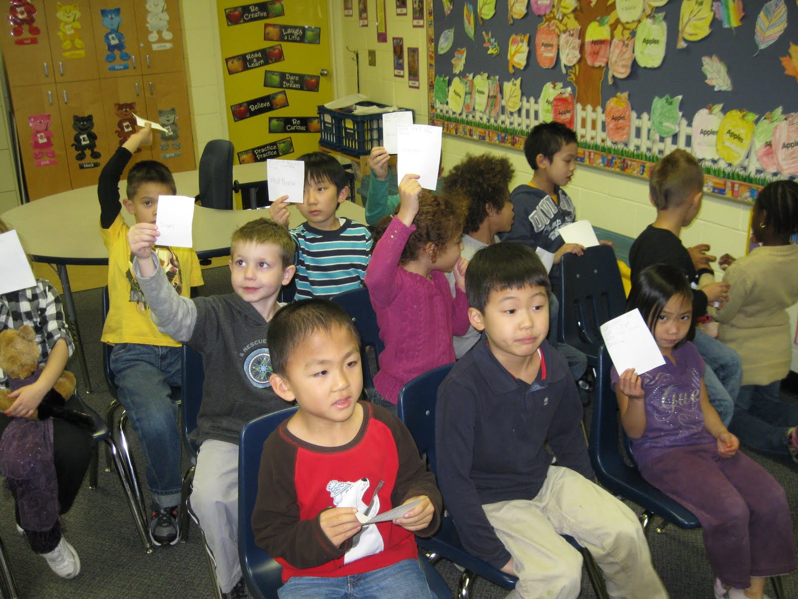 Grade 1 Surrey Christian School: Grade 1M Puppet Show - DANCING ANIMALS