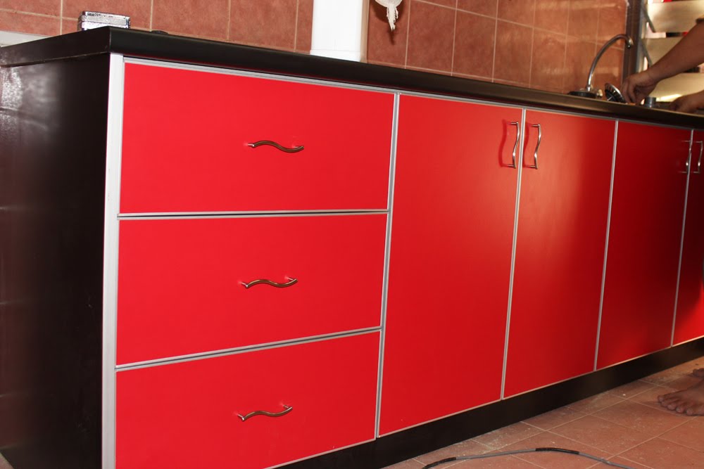 .: Pemasangan Kabinet Dapur di PPR Pantai Dalam