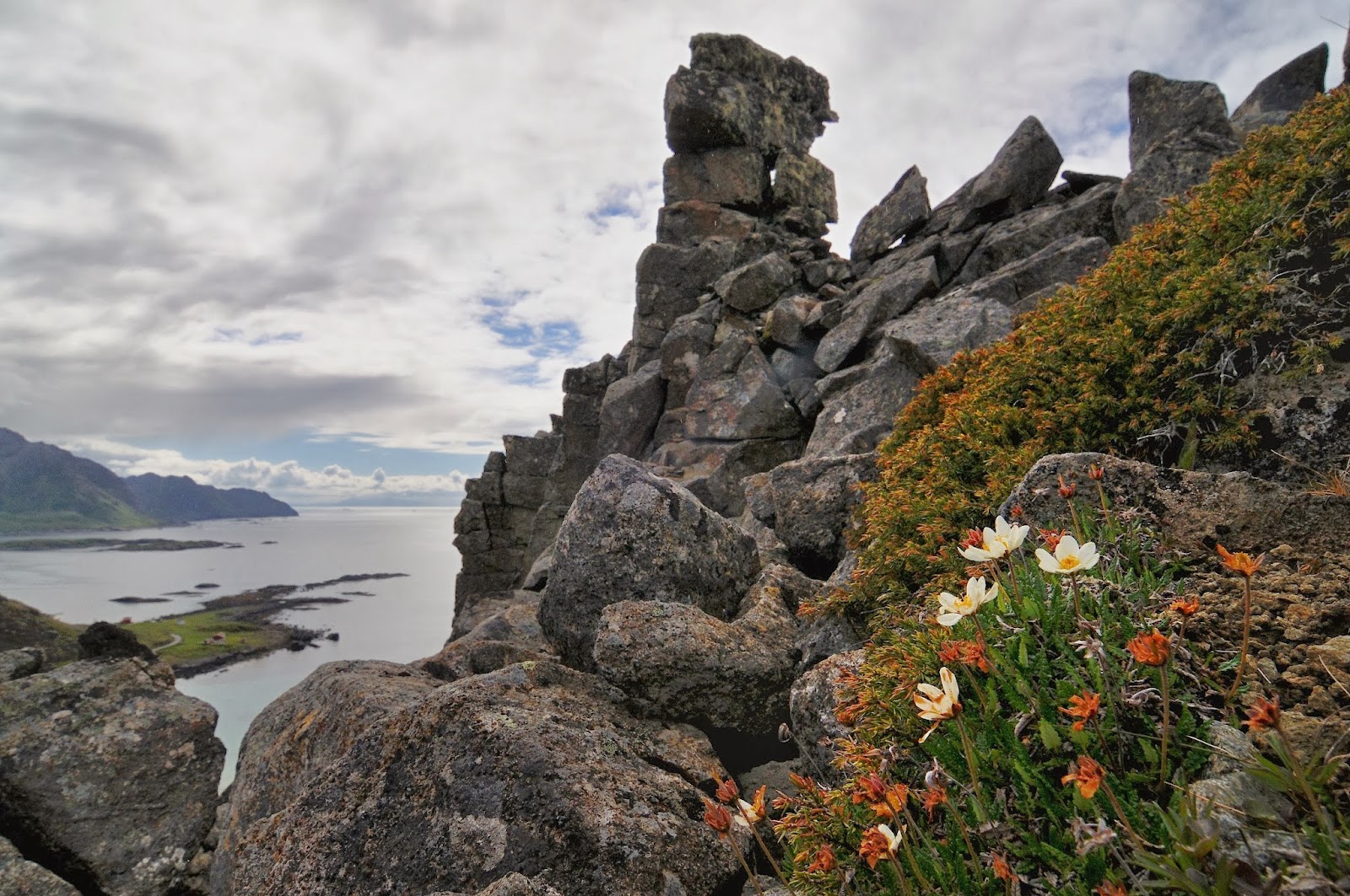 bilder&tekst: Minner fra en nord norsk sommer 2. / Memories of a summer ...