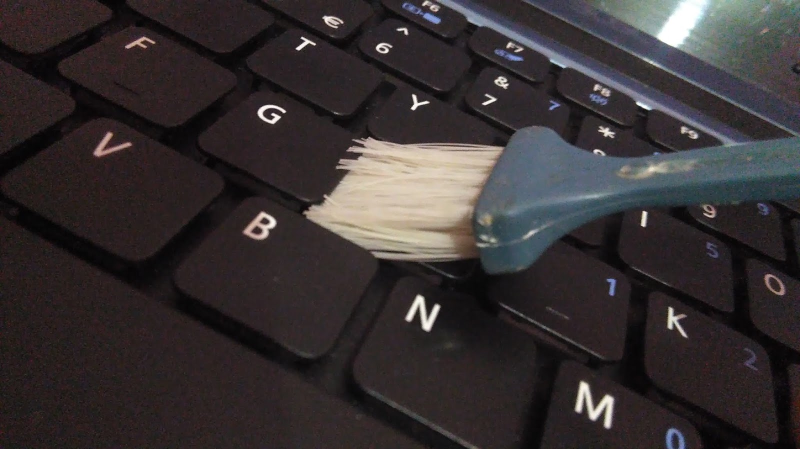 Ini Dia Cara Ampuh Membersihkan Keyboard Laptop dengan Mudah dan Aman ...