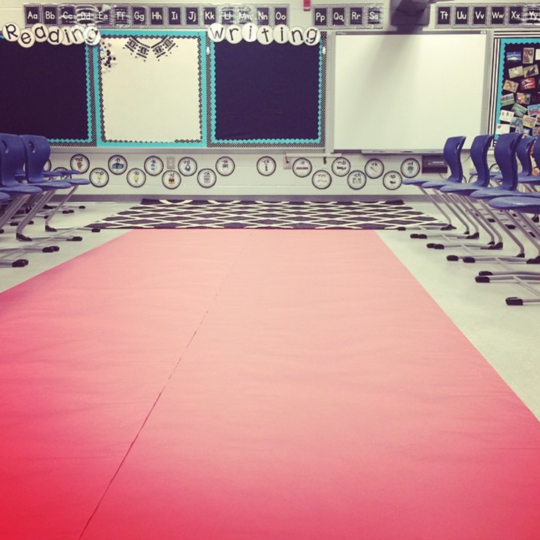 Eye-Catching but Clean Bulletin Boards - Queen of the First Grade Jungle