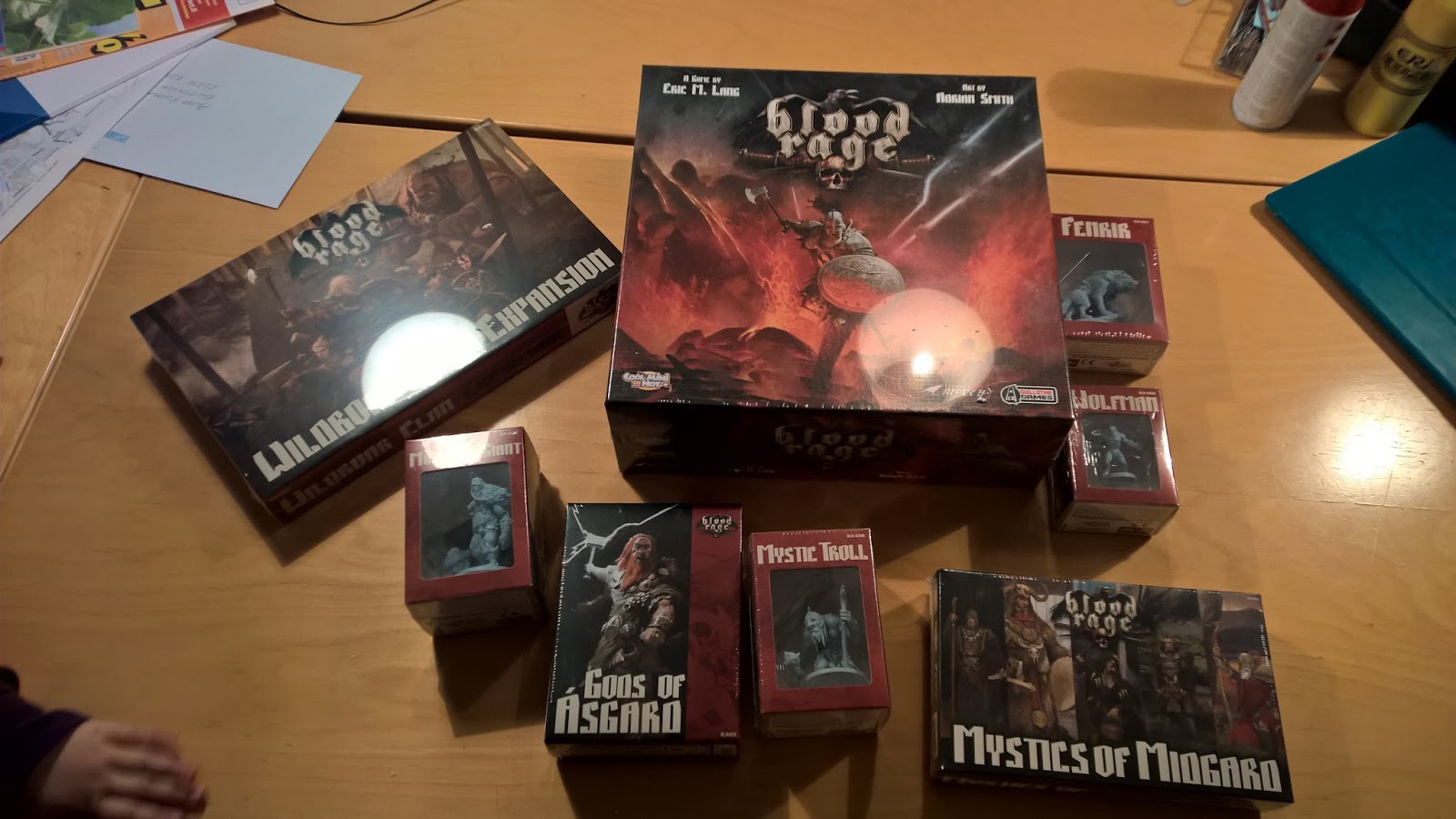 25 years of minis and counting: Unboxing Blood Rage -kickstarter box
