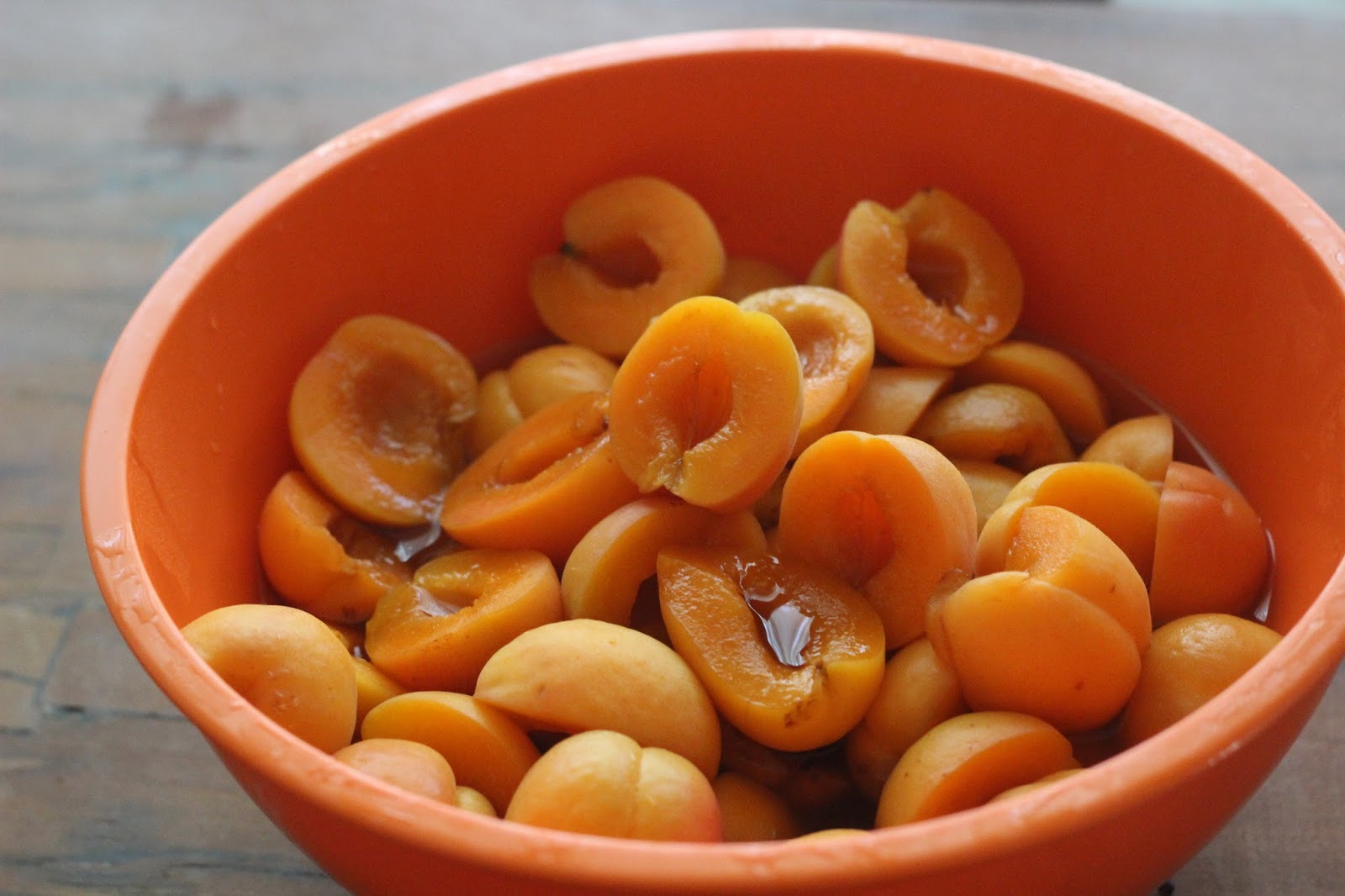 Food and Hearth: Honey Vanilla Roasted Apricot Butter