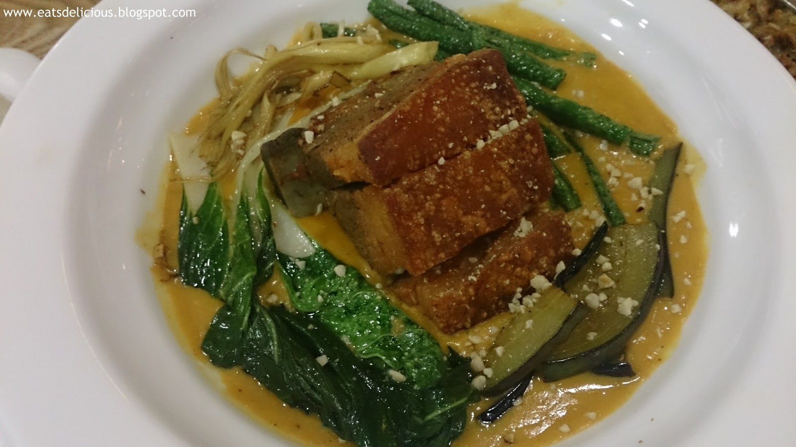 What's in Kuya J Restaurant? | Eats Delicious!