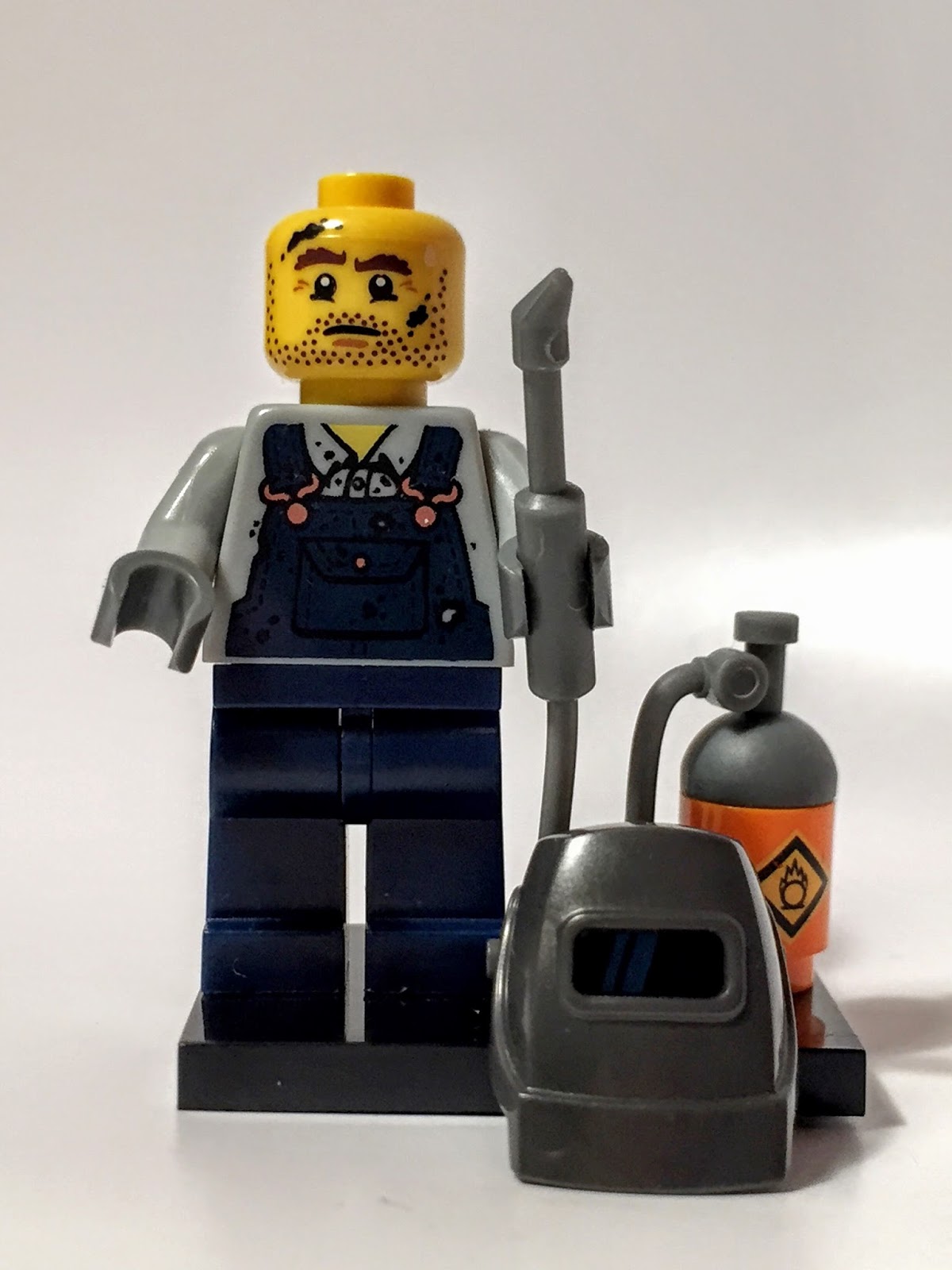 Lego Minifigure pictures: Lego Series 11 Minifigure The Welder