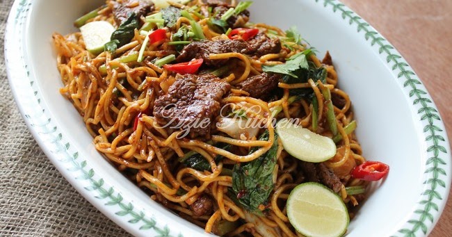 Mee Goreng Daging Yang Sedap - Azie Kitchen