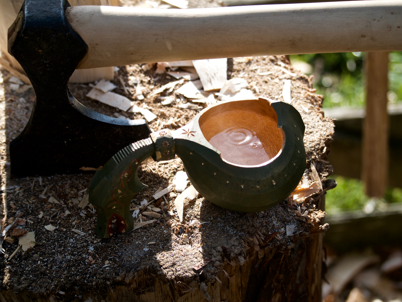Jon Mac.Spoon Carving First Steps: kuksa and Ale hens.