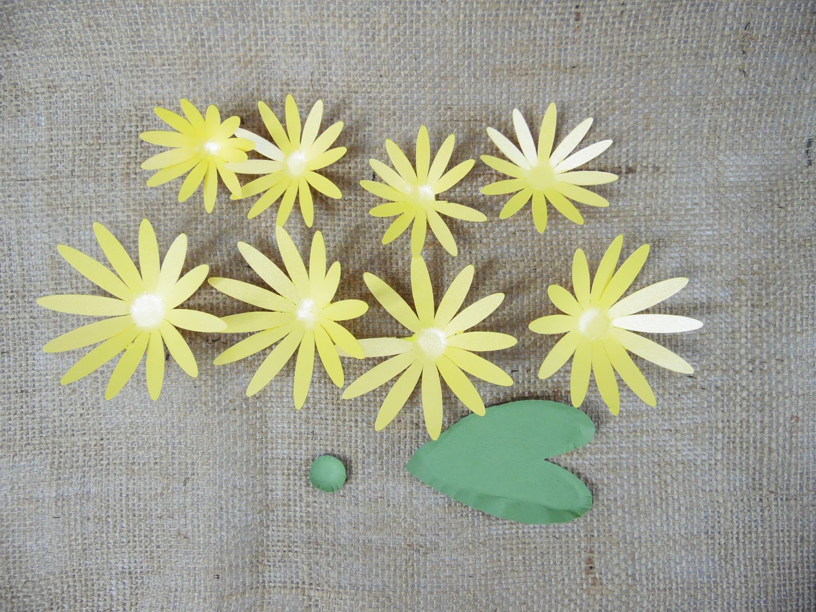 Mama's Gone Crafty: The Perfect Paper Daisy