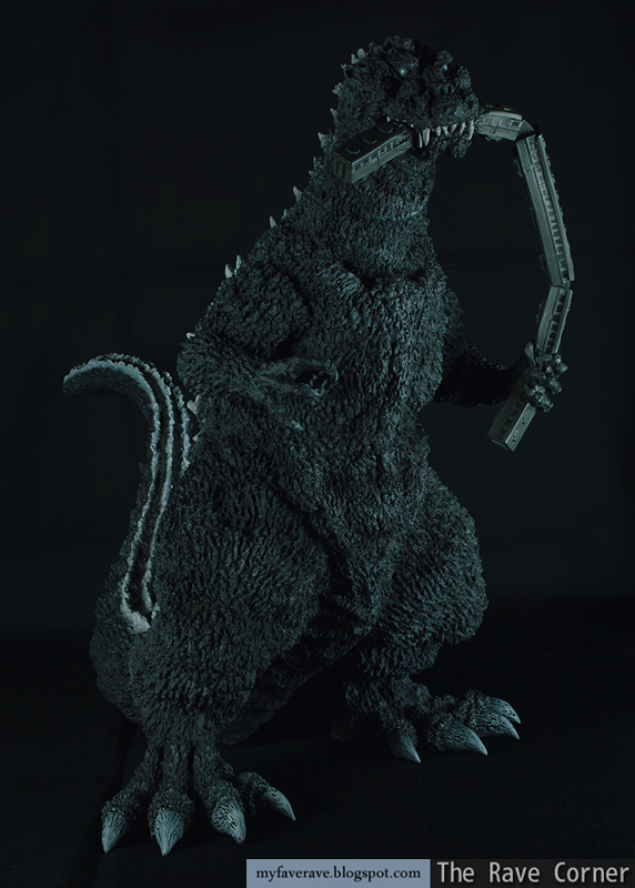 The Rave Corner: X-Plus Toho 30cm Series Godzilla 1954 (Train Biter ...