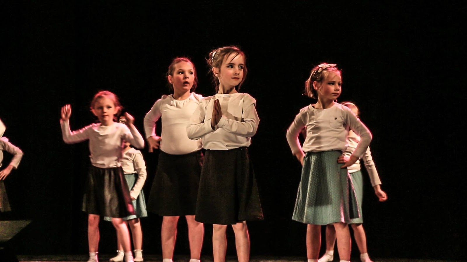 Les Cinq Sens En Eveil ASBL: Spectacle 2018: II.2. Beau Collins