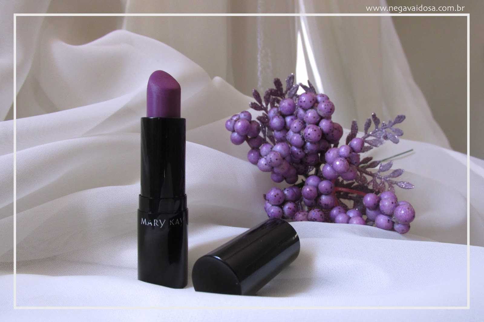 RESENHA: BATOM GRAZIE, VIOLET MARY KAY (PELE NEGRA) - Nega Vaidosa