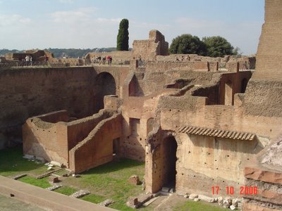 LOS ASESINOS DEL EMPERADOR: El Palacio De Flavio ó "La Domus Flavia"