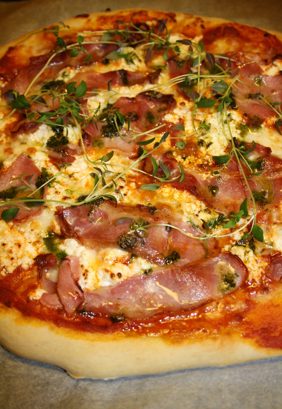 Smått & gott: Pizza med bacon och getost