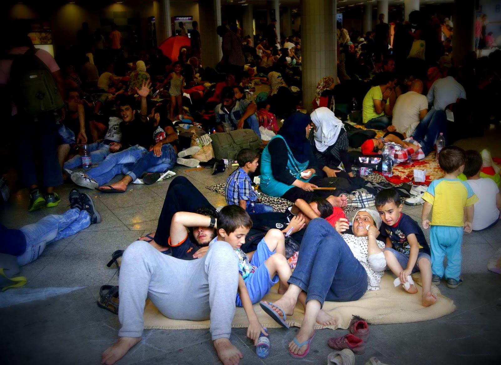 MIGRATIA "refugiatilor" poate creea EPIDEMII UCIGATOARE pentru ca ...