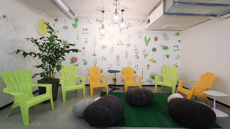 News and Tools: GOOGLE'S BINOCULAR BUILDING