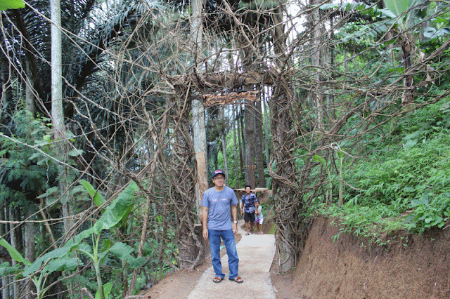 Menikmati Pesona Cemoro Sewu dan Gumuk Reco Sepakung - BlogPacker Indonesia