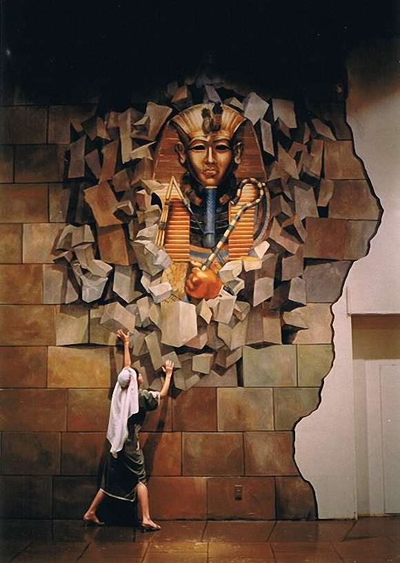 Top Terbaru + Lukisan Aliran Trick Art