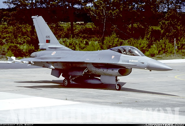 SWEET FIFTEEN (M616 - 13AL/2012) - Adendado (2) ~ PÁSSARO DE FERRO