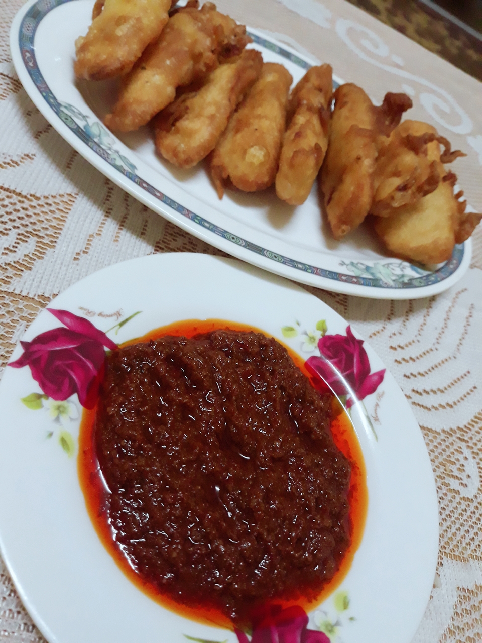 Anugerah Terindah: Menu Minum Petang Pisang Goreng & Sambal Kuah Kacang