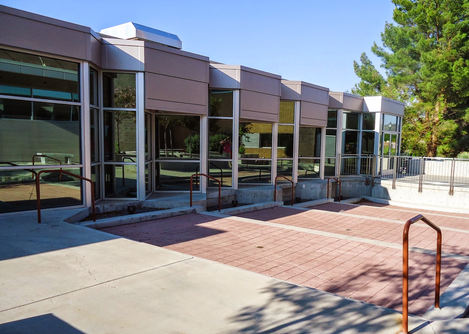 Amy Cotton: Visual Communication: Gestalt in Architecture