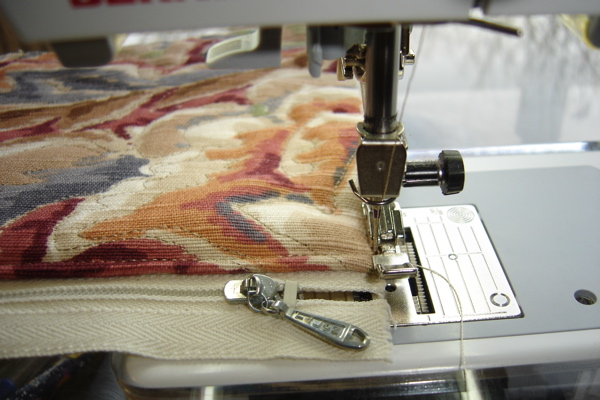 Fiber art before and beyond: Little Zipper makeup bags - tutorial and I ...