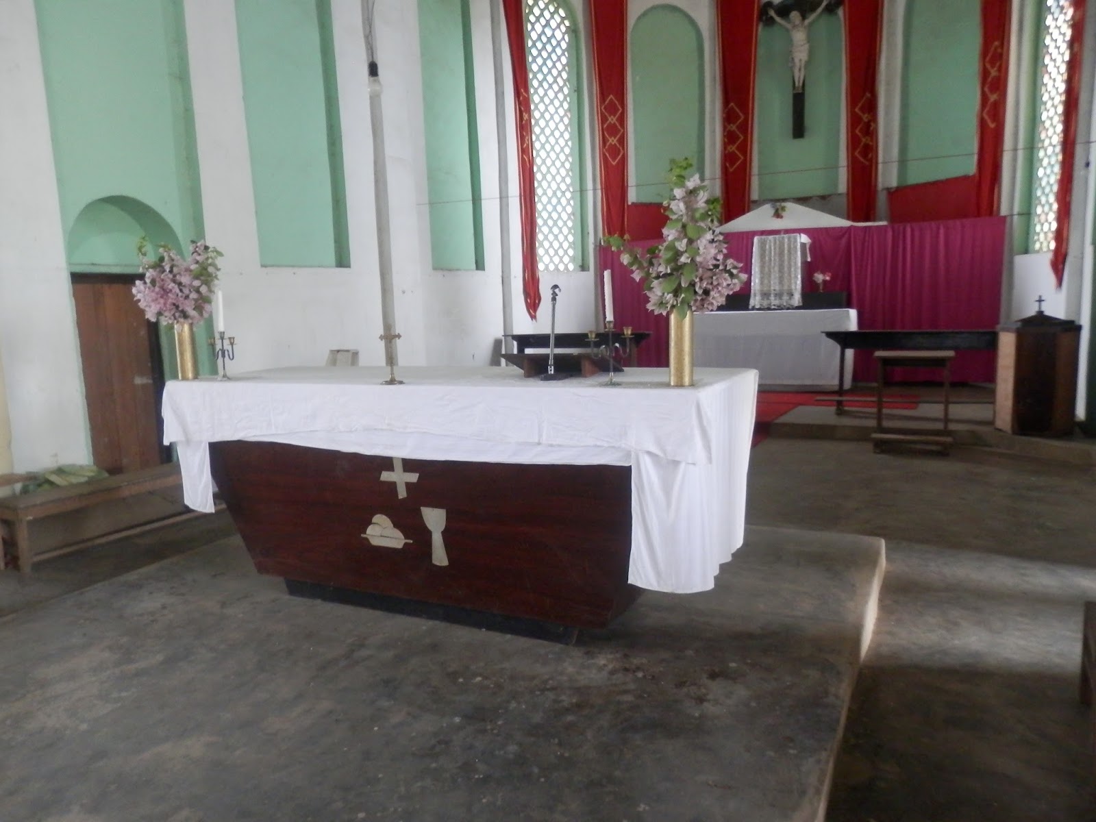 DIOCESE D'INONGO: Décoration de l'autel durant le carême: Principes ...