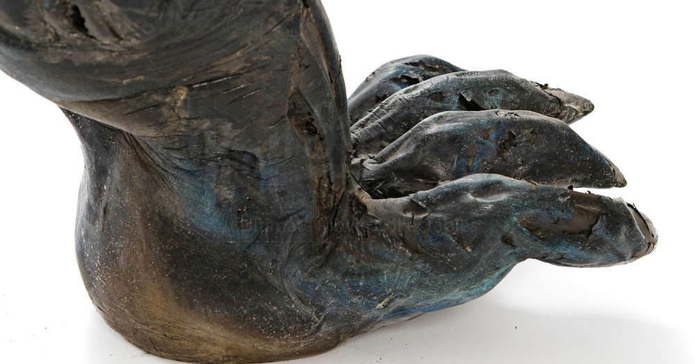 Alien Explorations: Aliens: Alien Queen leg prop