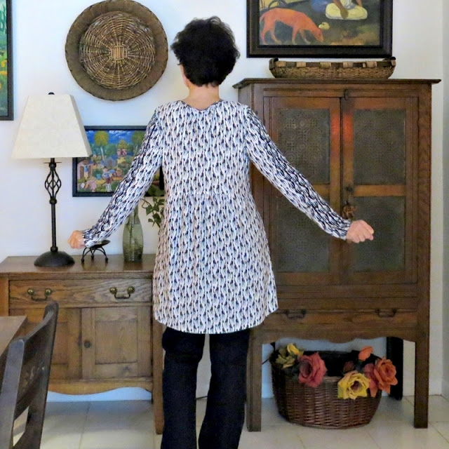 Coco's Loft: New Look 6323 Tunic full of giraffes...