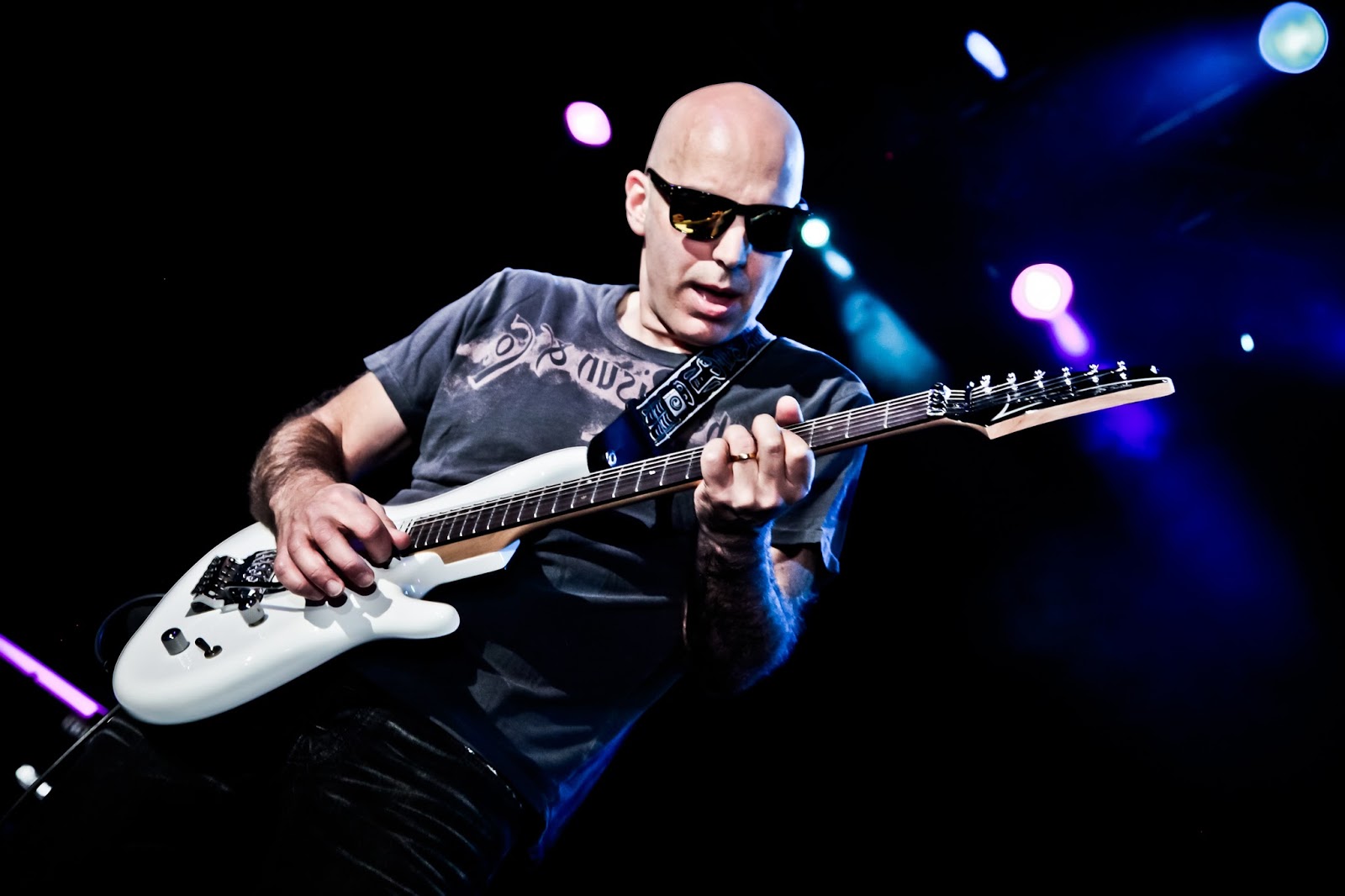 Joe Satriani em PoA: Serviço e setlist em áudio