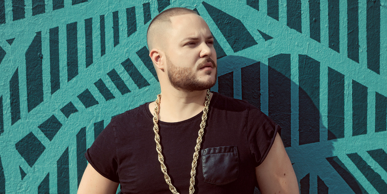 Entrevista exclusiva com Brendan Reilly, a voz de “Moving Mountains ...