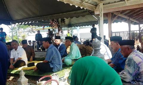 BENTARA MANGKUBUMI: PEMANGKU RAJA PAHANG ZIARAHI MAKAM TOK MUDA TENGKU ...