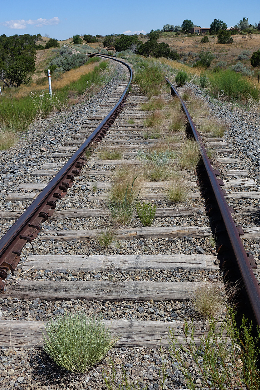 forms traced by light: the sad state of our local railroad track
