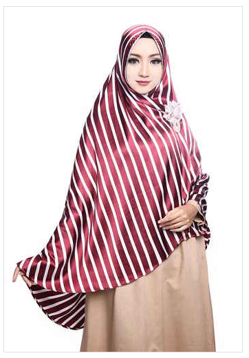 Octariana Putri: Model Hijab Modern Monochrome