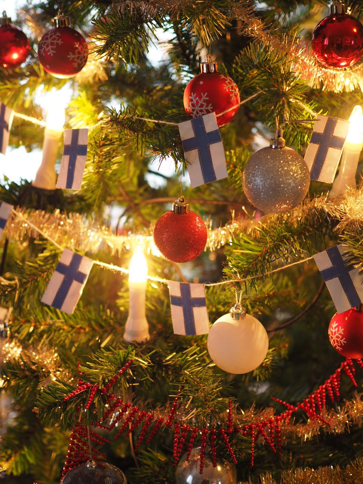 Tulostettava Suomen lippu - Piparkakkutalon Akka