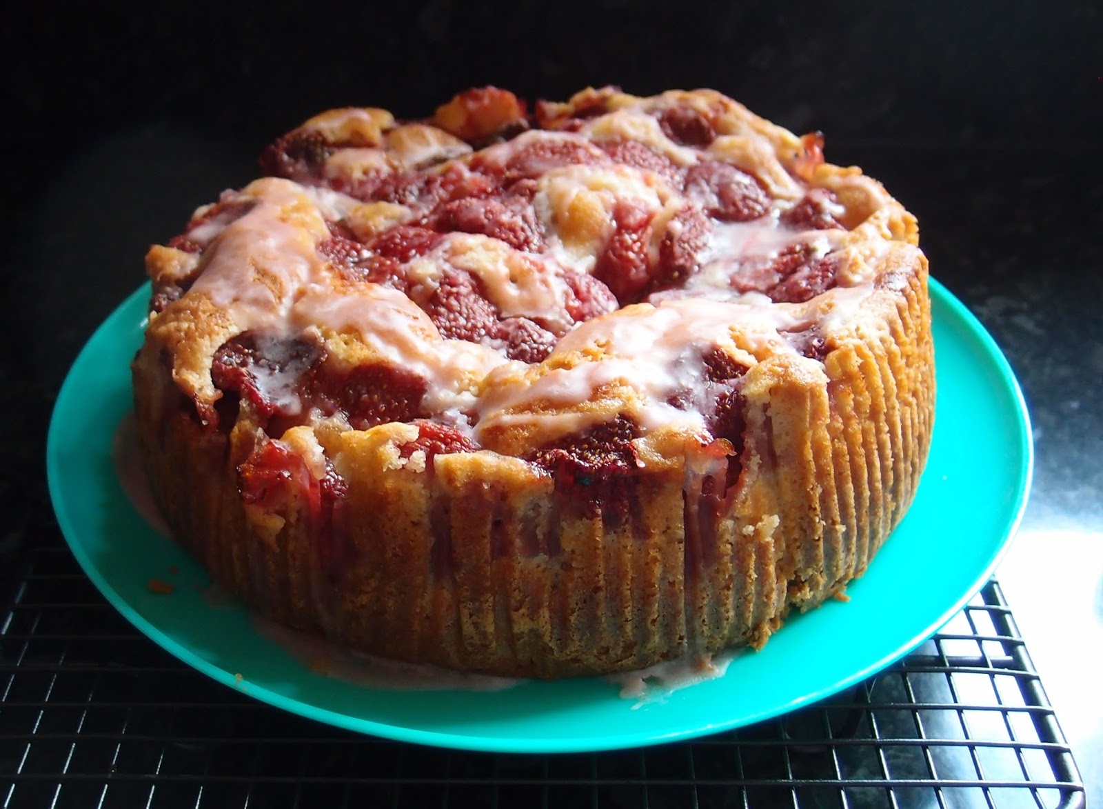 The Caked Crusader: Strawberry drizzle cake with clotted cream ice cream