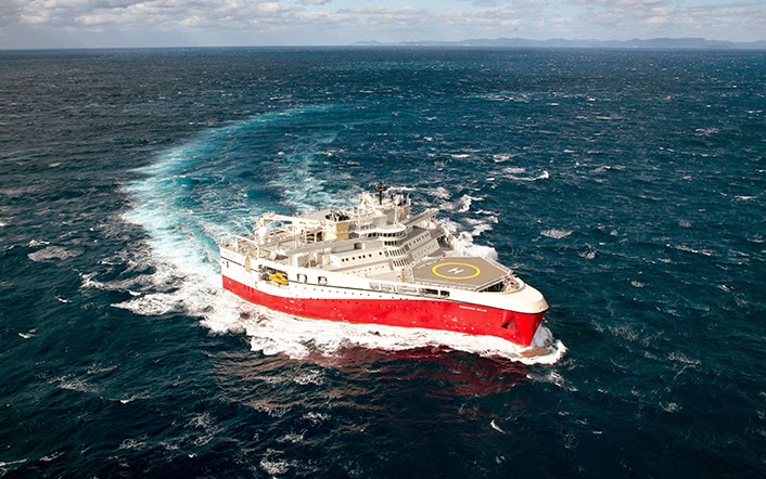O Mar do Porto Santo: PGS Ramform Titan