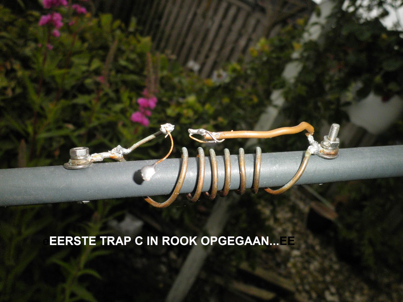 PA1BJ Antennes e.d.: Dual band 1/2 wave vertical antenna for 50 and 70 ...