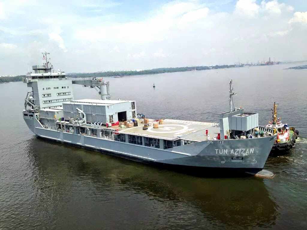 DEFENSE STUDIES: Malaysia Unveiled Mobile Sea Base Ship