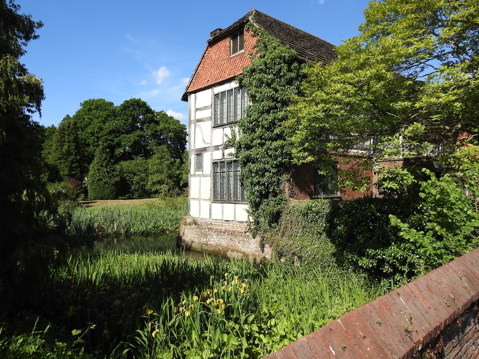 Crawley Old Town: SEVENTEEN PICTURES: Ewhurst Place