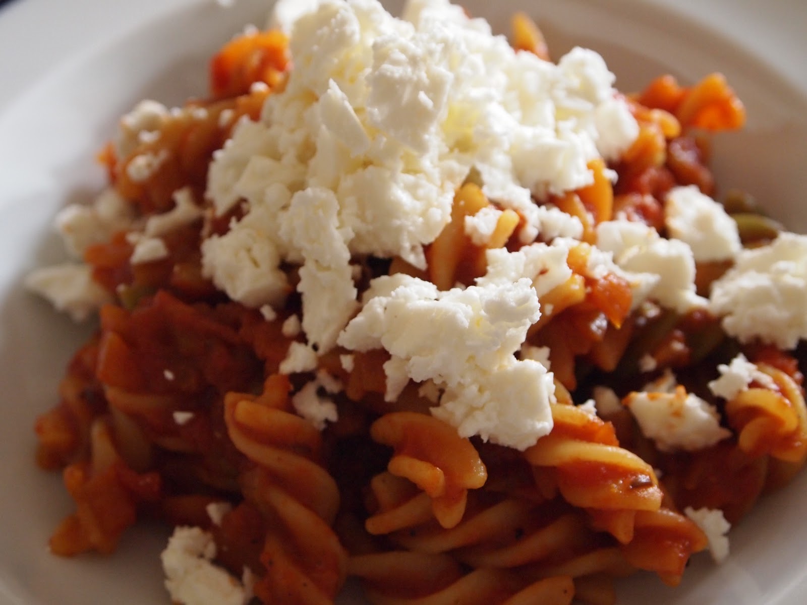Vardag med Nordefors: Pasta med persisk tomatsås och fetaost
