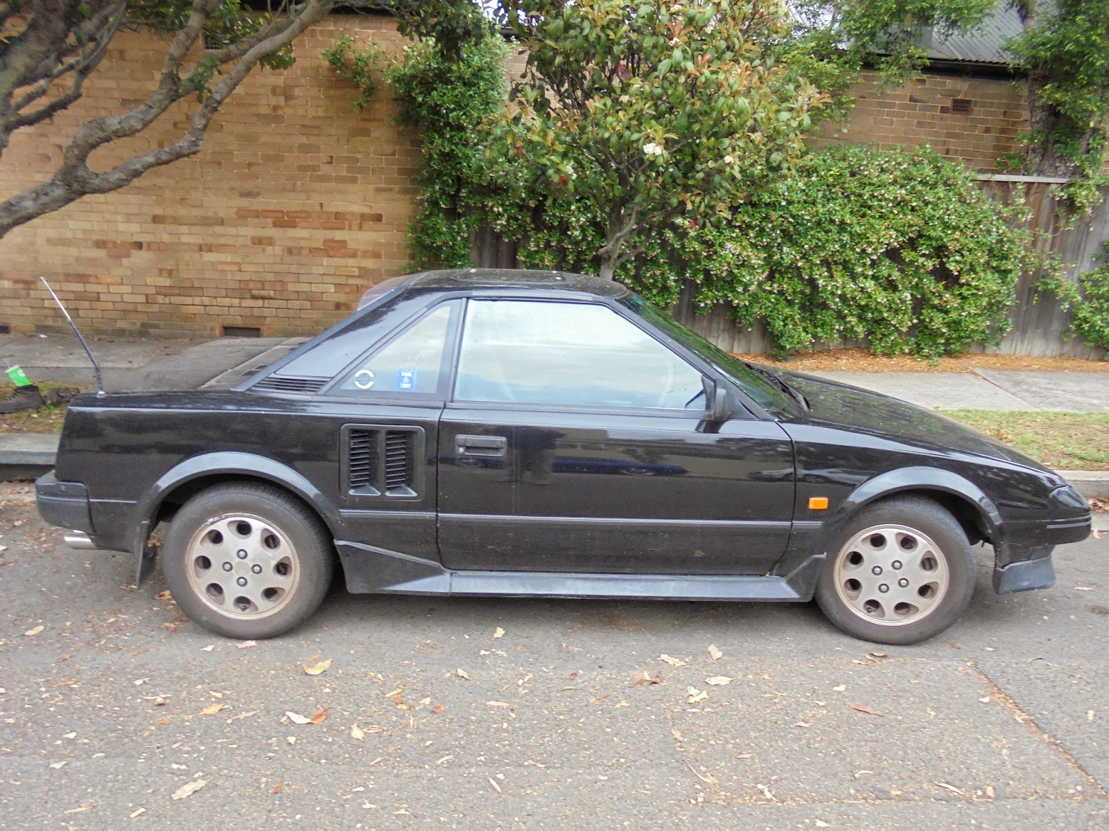 Aussie Old Parked Cars: 1987 Toyota MR2