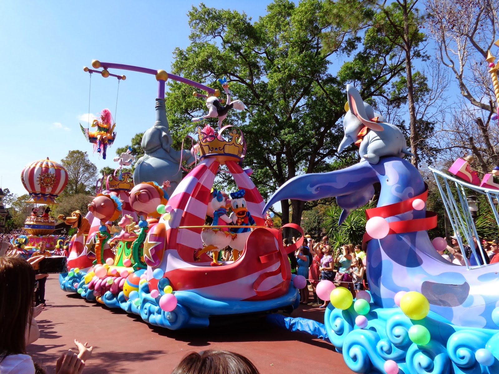 Running thru Theme Parks: Festival of Fantasy Parade at Magic Kingdon