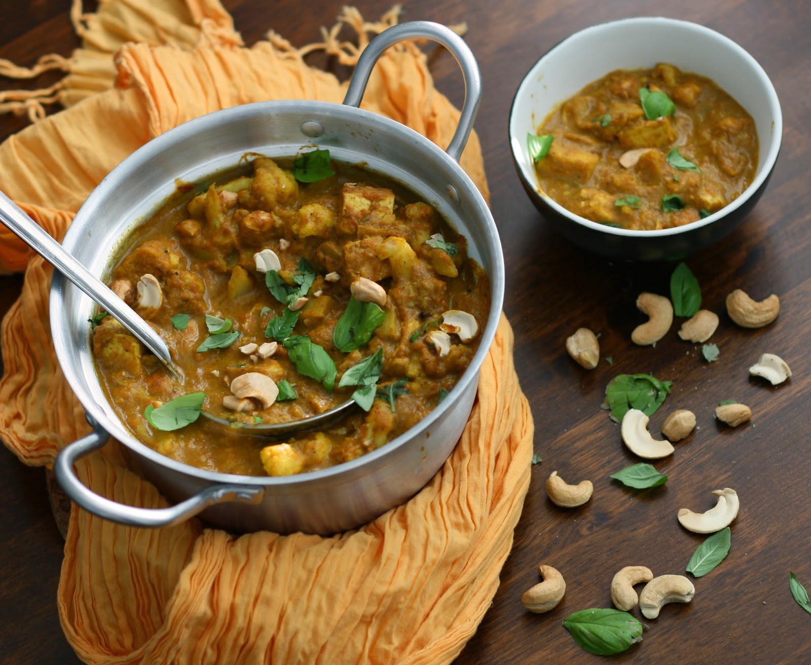 Maikin mokomin: Kermainen kookos-cashew-curry | Coconut and cashew curry