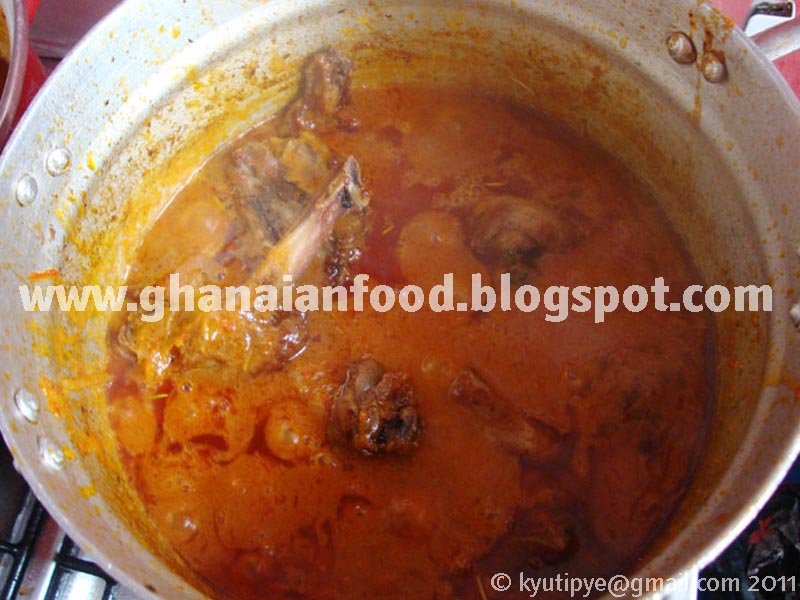 Ghanaian Food: Chicken Stew with Rice and Plantain