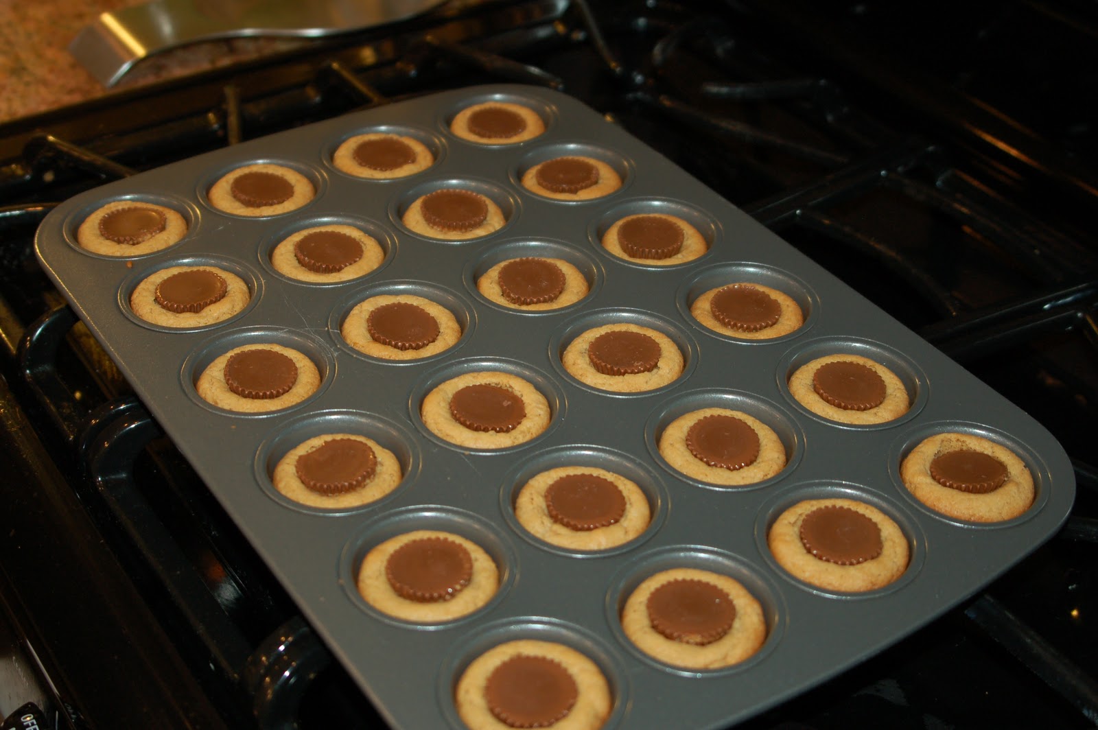 Love Being In My Southern Kitchen: Holiday Baking Week - Reese'e Cup ...