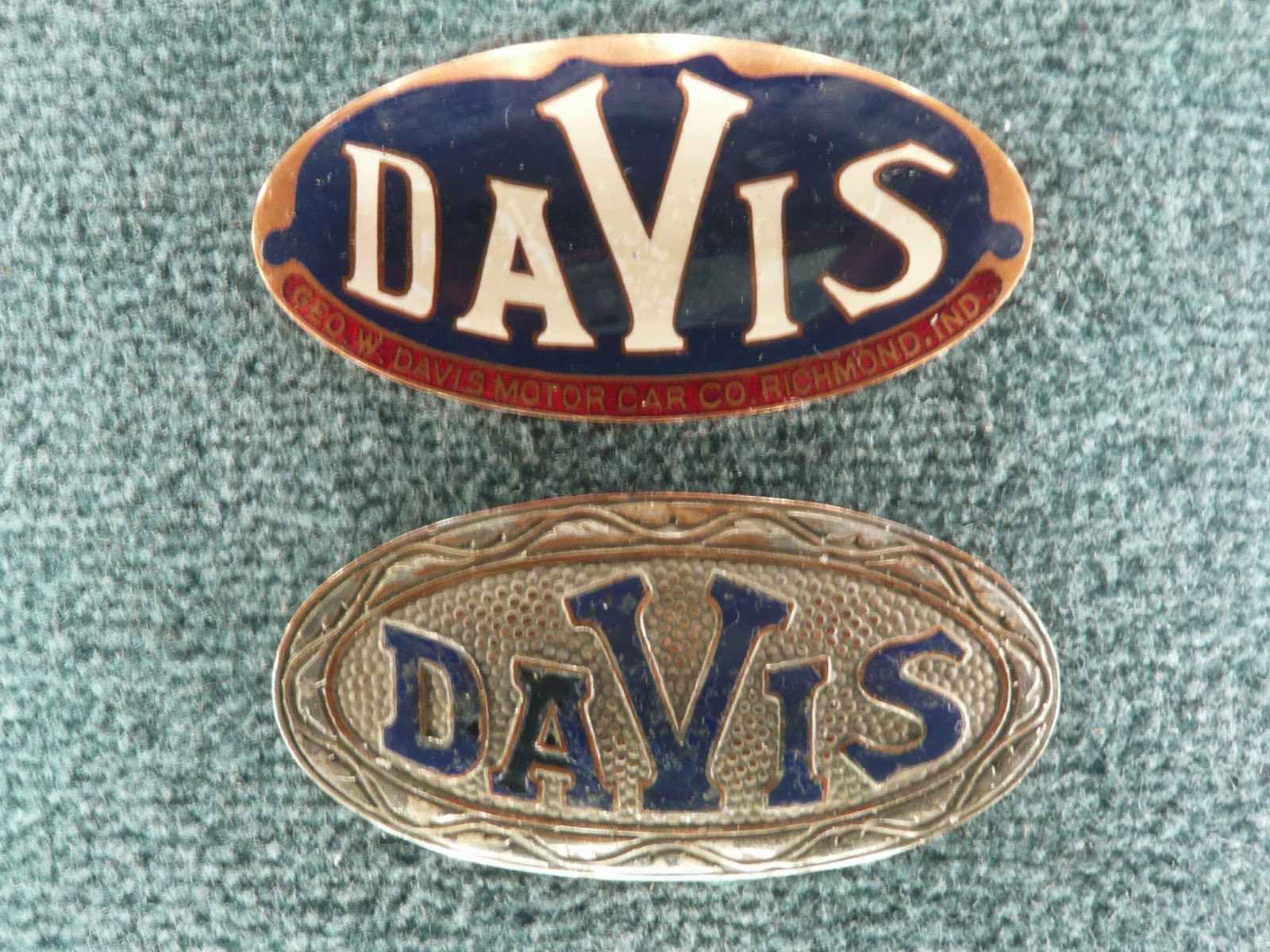 RadiatorEmblems: DAVIS / USA and DERBY / CANADA