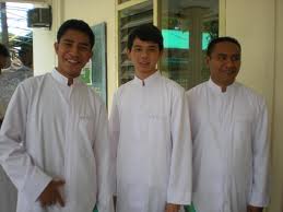 Jubah Rohaniwan Katholik | Pendidikan Iman Katholik