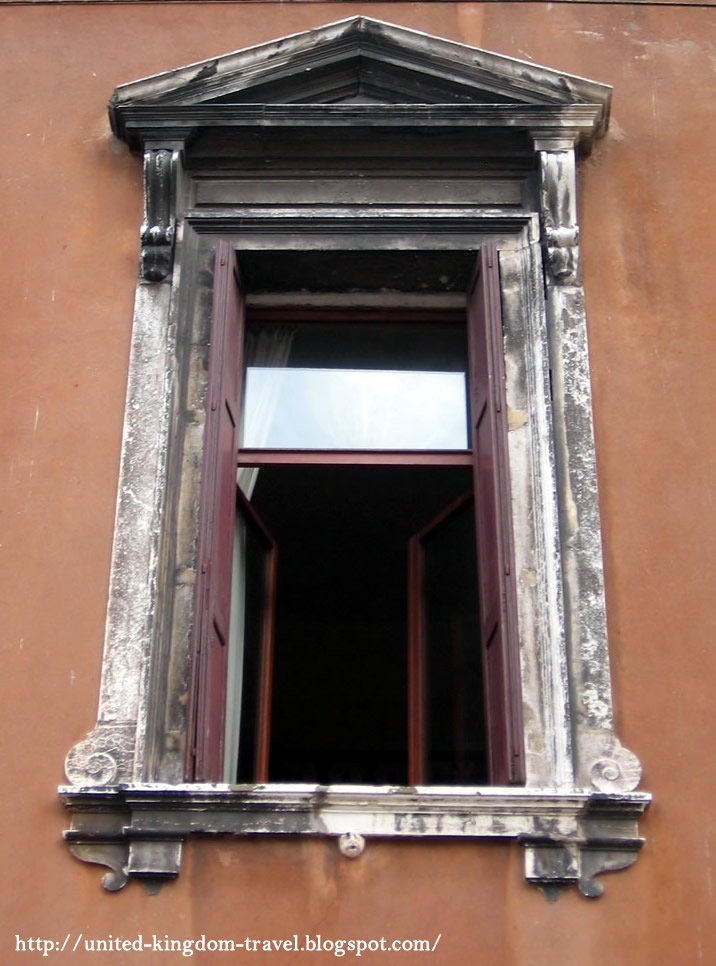 The Venetian Window Collection - Awesome windows I saw in Venice - The ...
