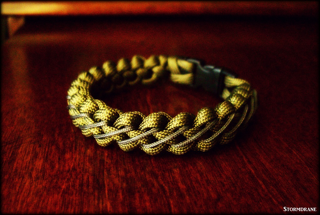 Stormdrane's Blog: A Chain Sinnet Paracord Bracelet with Stairstep ...